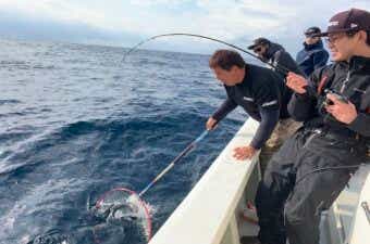 オシアEJを実釣インプレ。“電ジギ専用”は伊達じゃない！ | 【TSURI HACK】日本最大級の釣りマガジン - 釣りハック