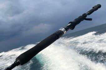 オシアEJを実釣インプレ。“電ジギ専用”は伊達じゃない！ | 【TSURI HACK】日本最大級の釣りマガジン - 釣りハック