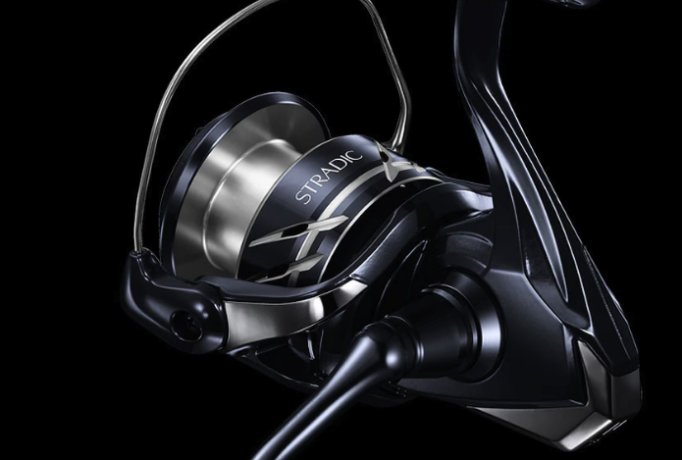 シマノ『ストラディックSW』がフルモデルチェンジ！大物デビューにぴったりなハイコスパ機がさらなる進化を遂げる | TSURI HACK[釣りハック]